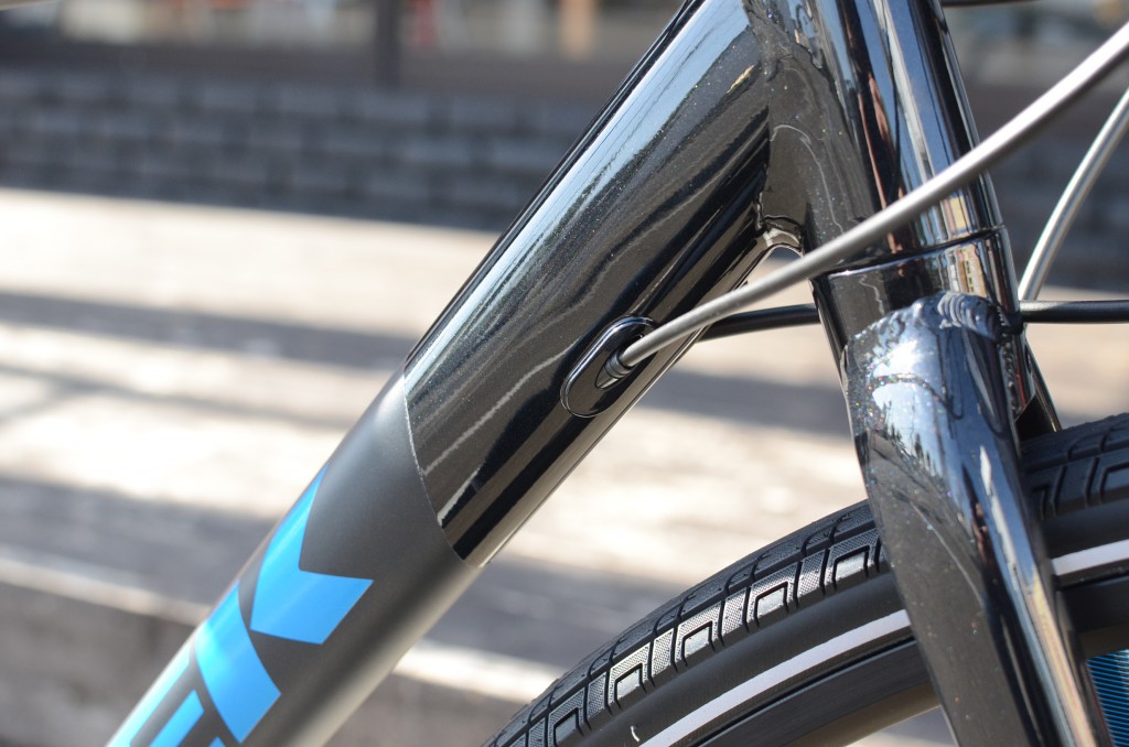 アグレッシブに走れるクロスバイク TREK Zektor2(ゼクター2) | BRENDA仙台南店スタッフブログ